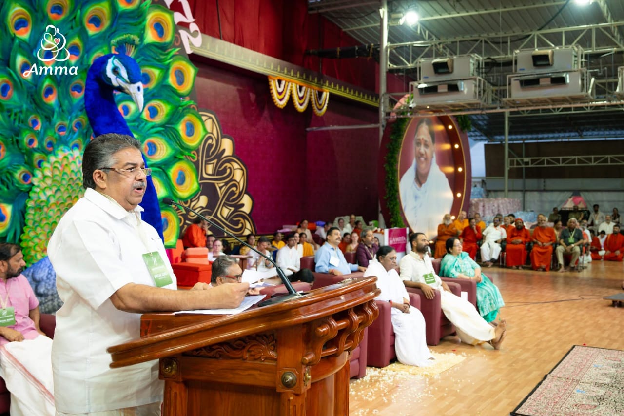 Kerala Govt Honours Mata Amritanandamayi on UN Speech Silver Jubilee ...